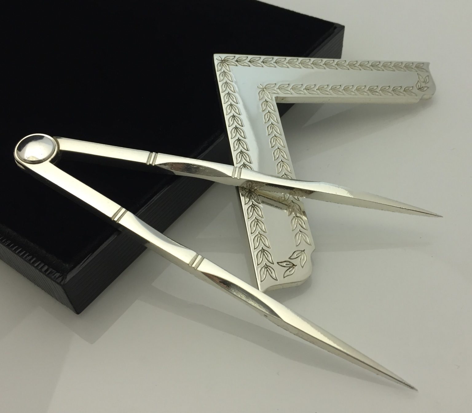 L&D - Ensemble équerre compas